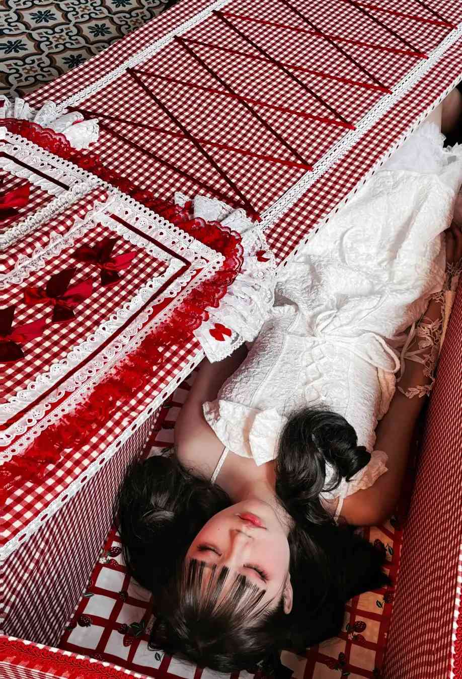 【ゴスロリ×棺桶】横浜ビブレでオリジナル棺ブランドGRAVE TOKYOのポップアップストア（7/7-7/23）入棺体験ワークショプも～YOMI International～ | 葬研（そうけん）